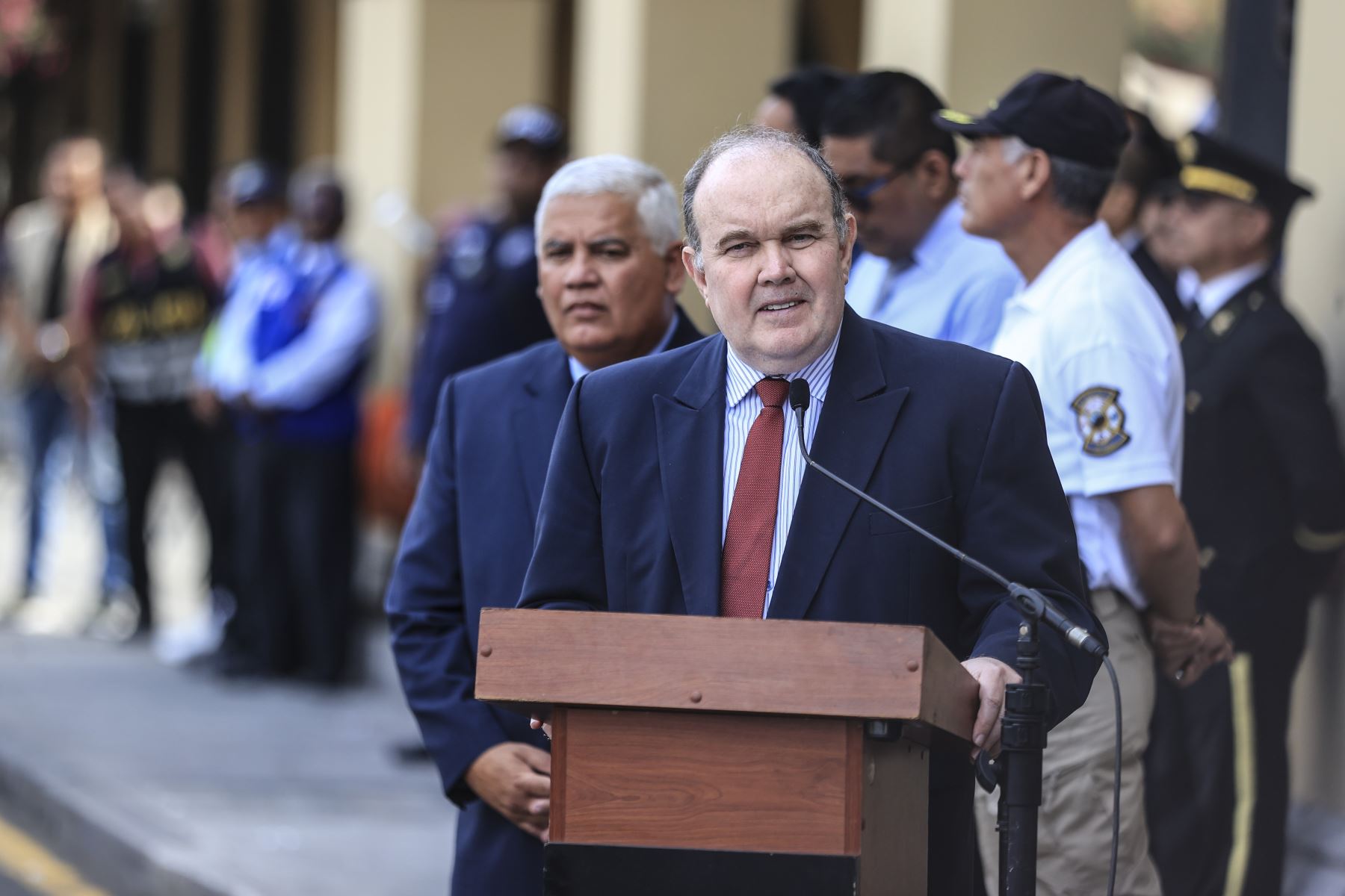 Rafael López Aliaga 57 De Limeños Están A Favor De La Revocatoria