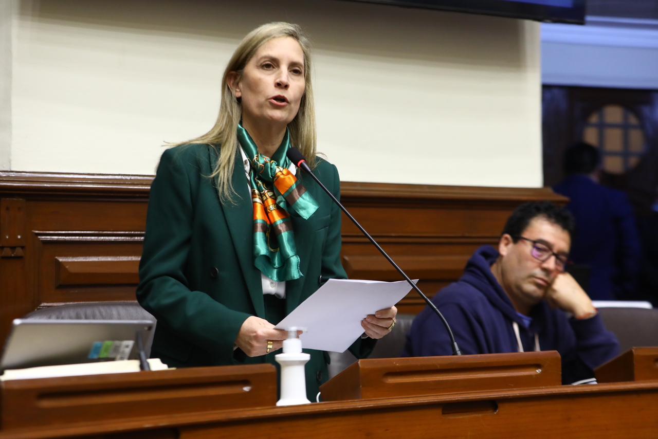 Maricarmen Alva presenta iniciativa de ley que propone inhabilitación ...