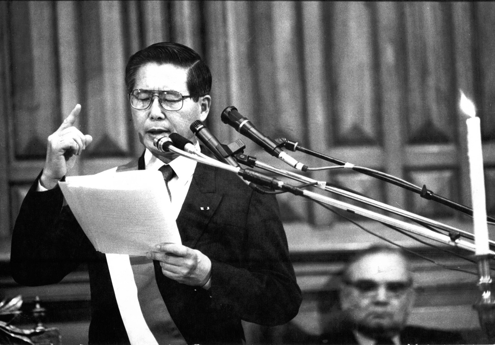 Buscan restablecer la firma de Alberto Fujimori en la Constitución de ...