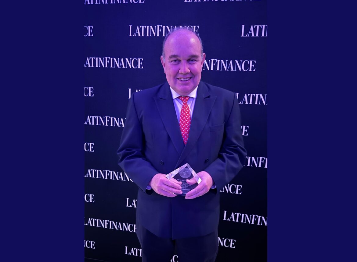 Rafael López Aliaga Recibe Premio Internacional Por La Mejor Colocación