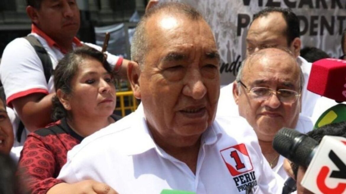 Mario Vizcarra apelará ante el JNE para revertir la improcedencia de su ...